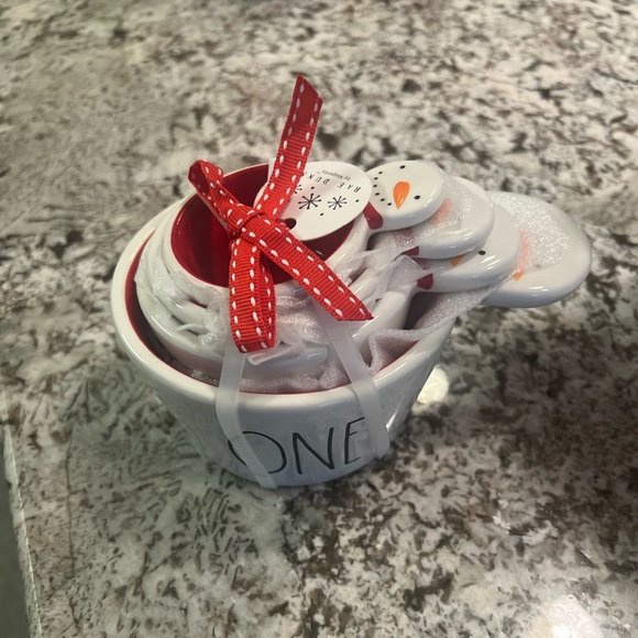 Rae Dunn | Kitchen | Rae Dunn Snowman Measuring Cups Nwt | Poshmark